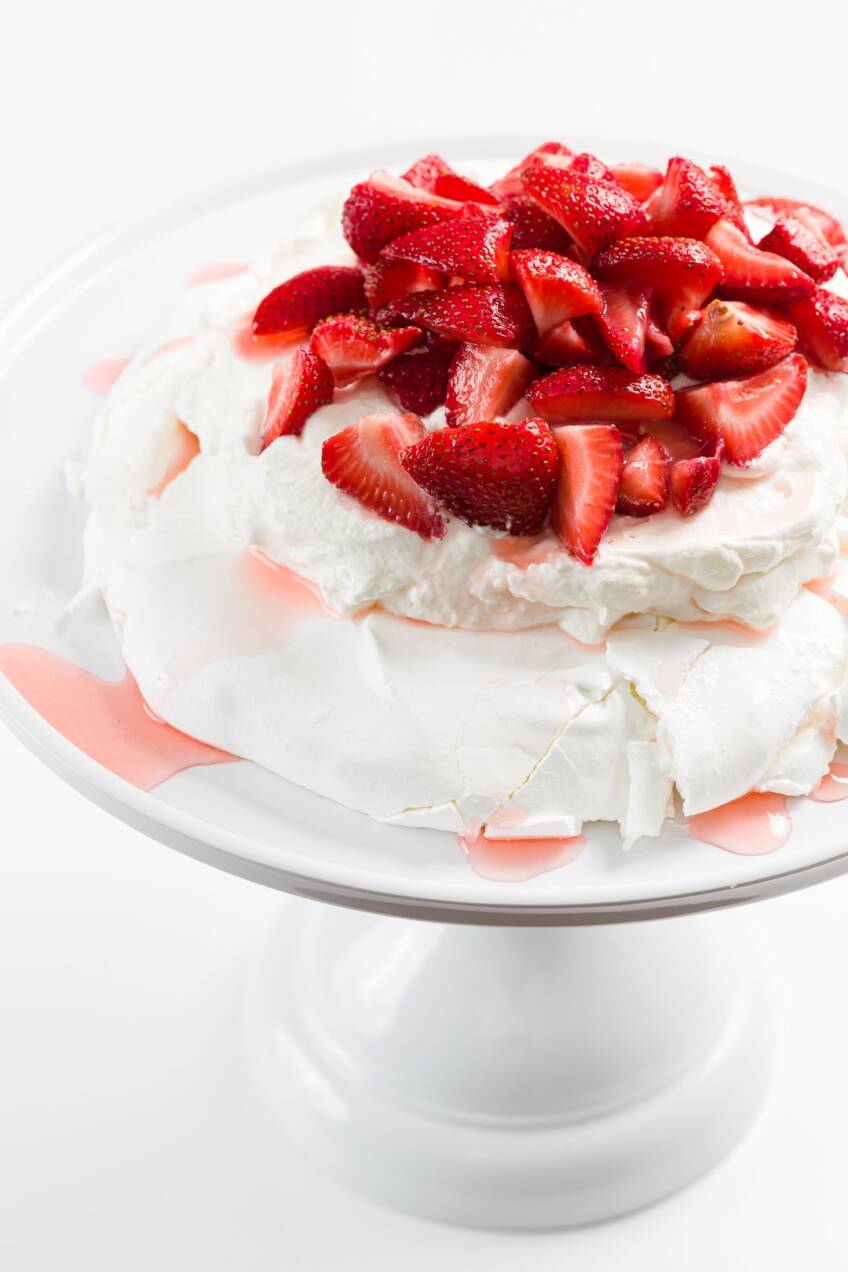 Strawberry Pavlova - Postre fácil y elegante con instrucciones paso a ...