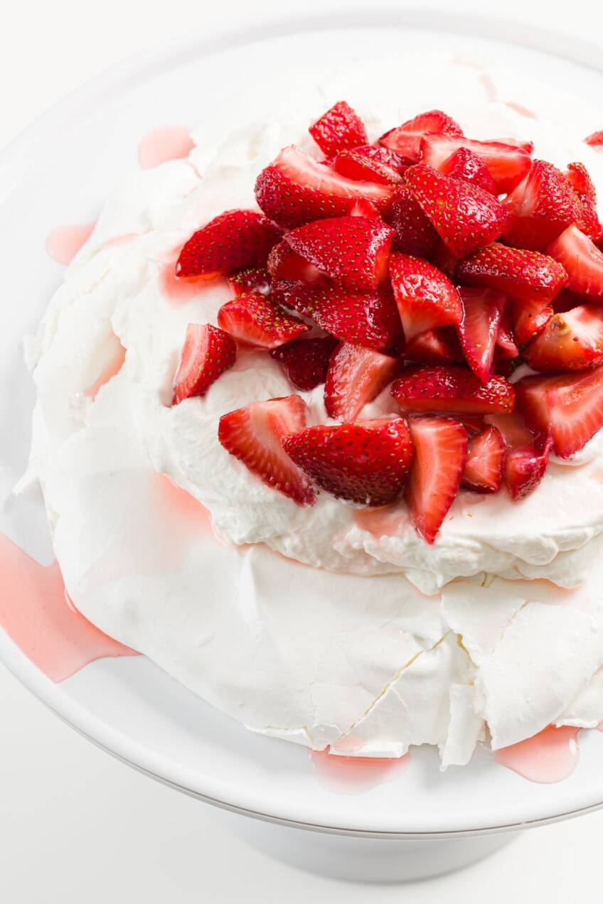 Strawberry Pavlova - Postre fácil y elegante con instrucciones paso a ...