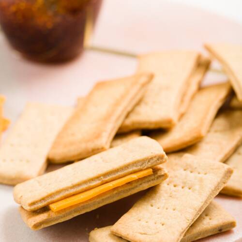 Easy Homemade Peanut Butter Crackers