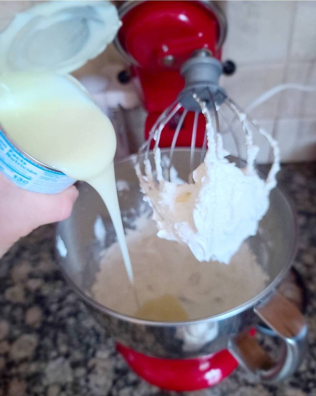 Crema de mantequilla de leche condensada (Crema de mantequilla rusa ...